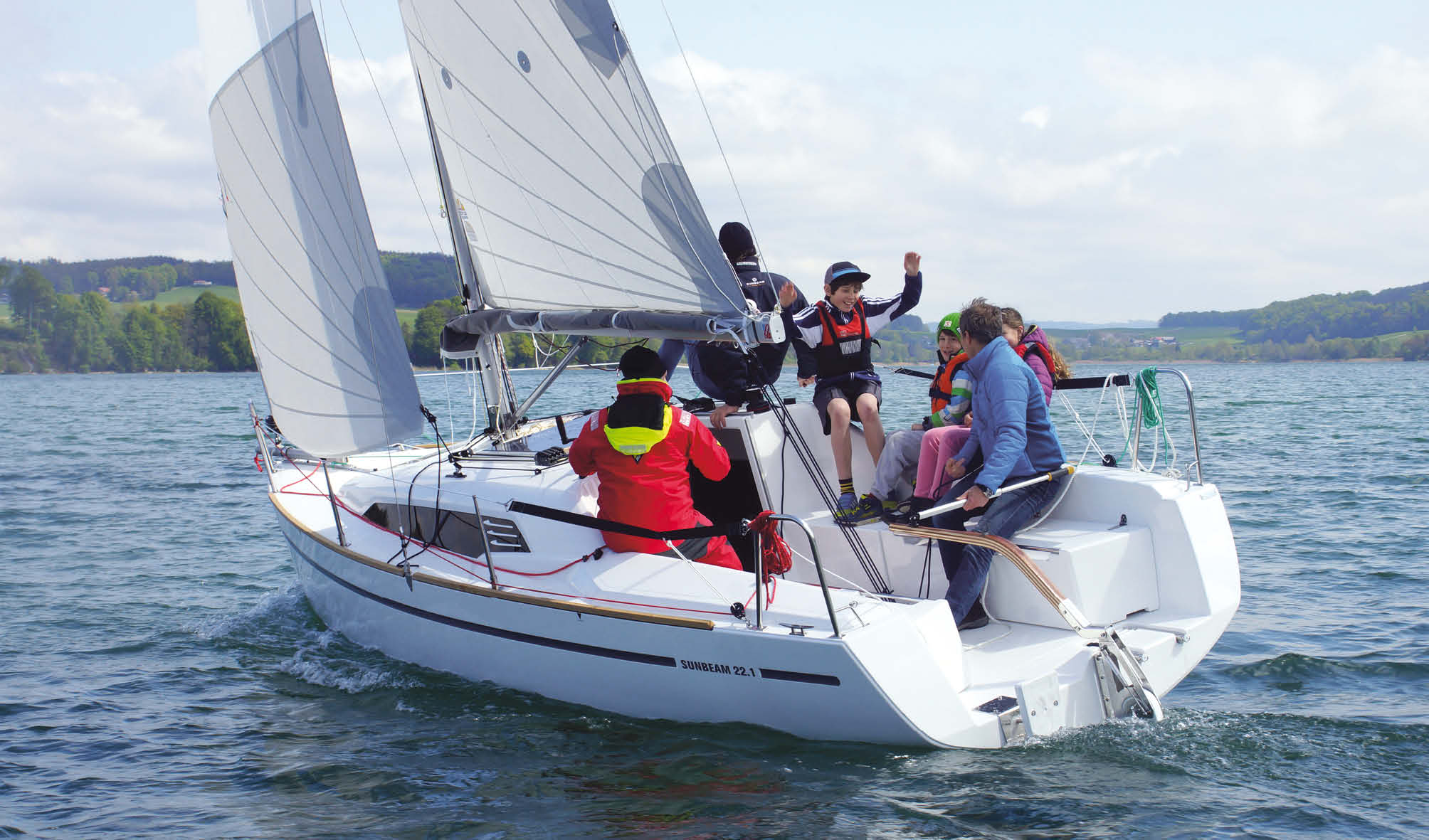 Yacht - časopis o lodích: Sunbeam 22.1