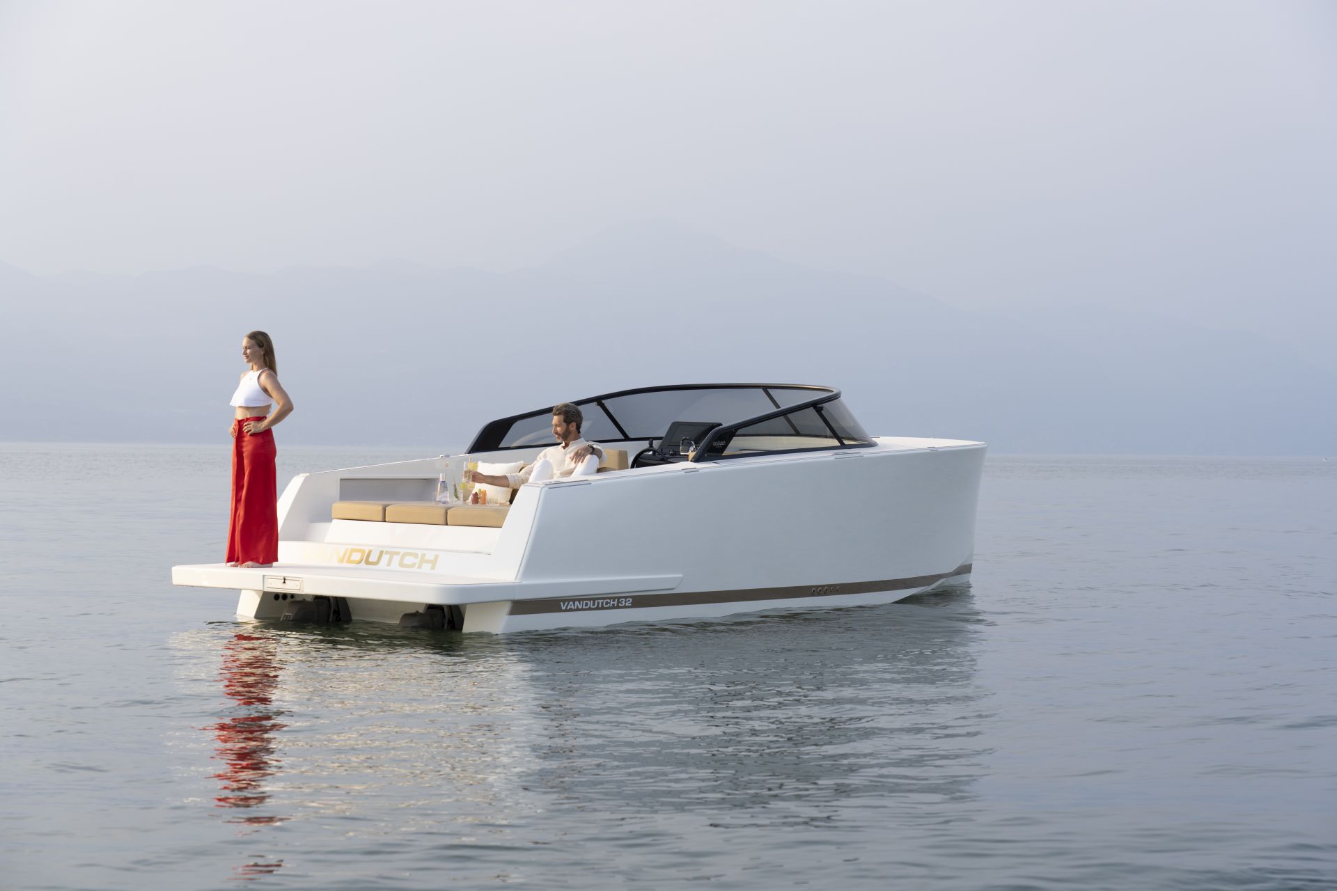 Yacht - časopis o lodích: VanDutch 32